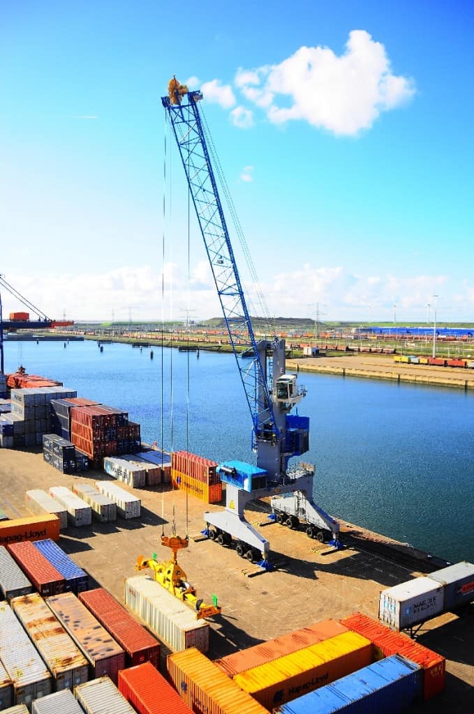 Terex supplies rubber-tyred portal harbour crane to Kramer Group in ...